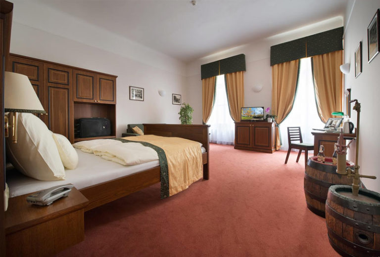 U Medvidku - Best traditional Prague restaurant, brewery, pub and hotel.